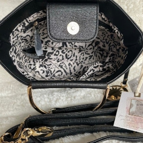 Jessica Simpson | Bags | Jessica Simpson Lacey Crossbody Bucket Bag ...